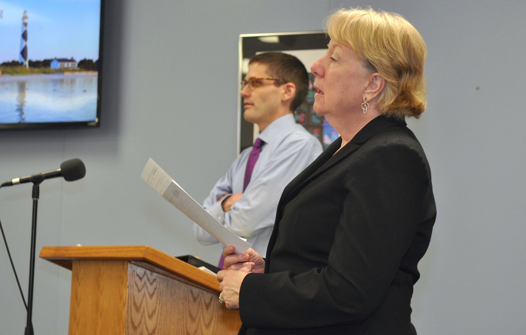 School board approves contracts for superintendent search | News ...