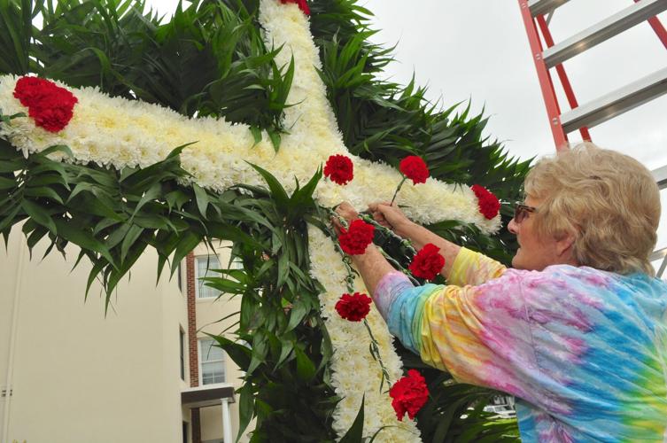 Flower cross at First Methodist celebrates Easter | News ...