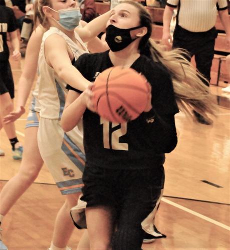 Croatan girls advance to third round with huge 48-36 victory at ...