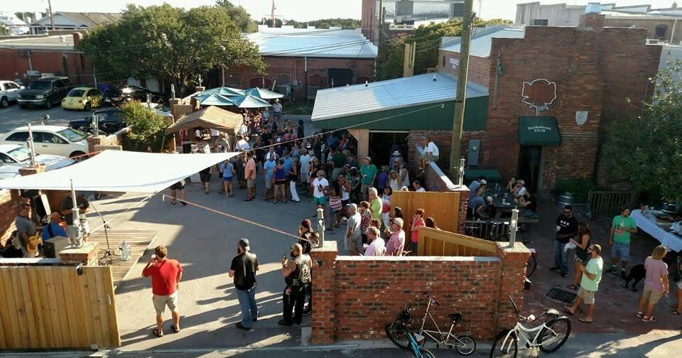 Backstreet Pub named one of Southern Living’s Most Legendary Dive Bars | News ...