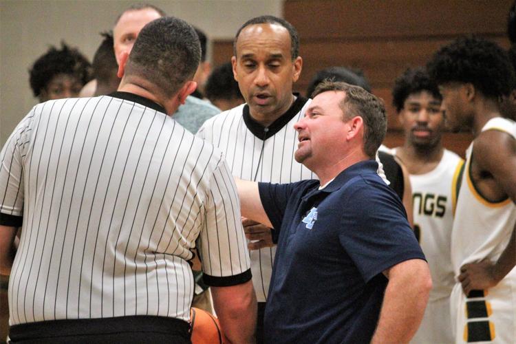 Mariners hold on for wild 75-73 win over White Oak; Griffee collects ...