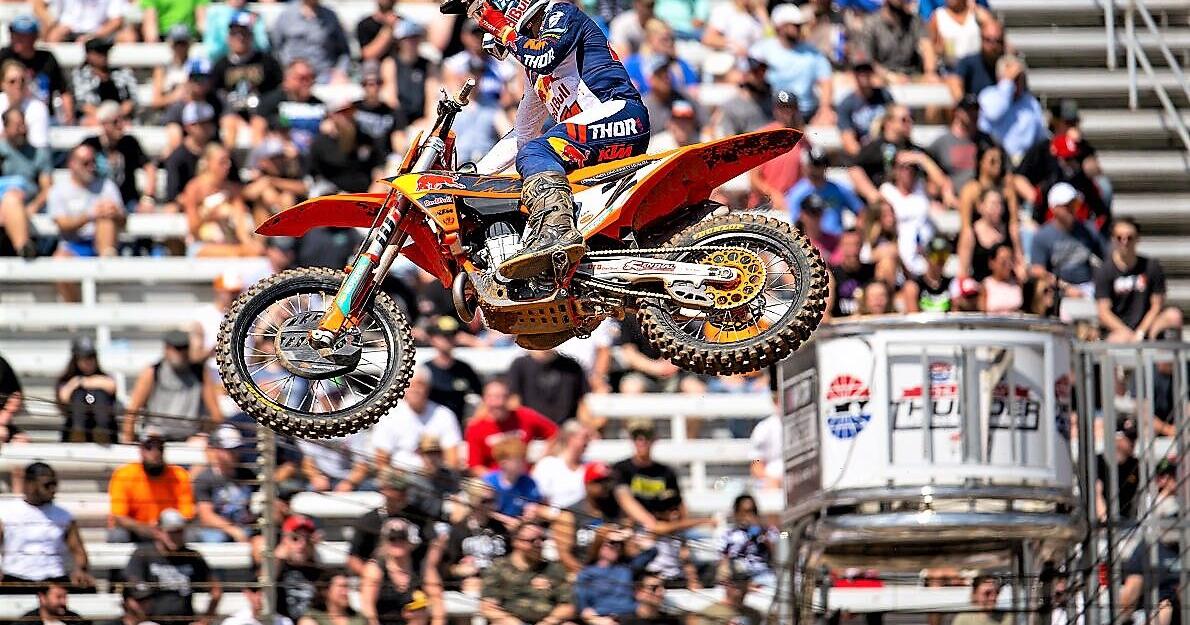 Webb gains a point in race for Monster Energy Supercross points lead ...