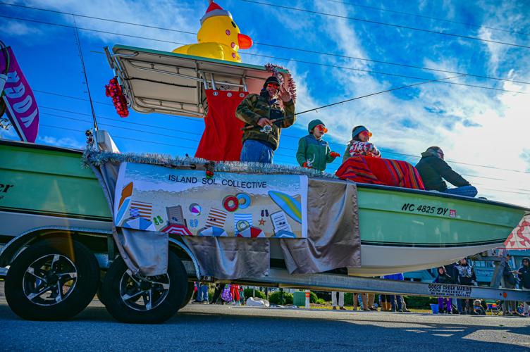 Holiday season officially starts as Emerald Isle Parade delights crowd ...