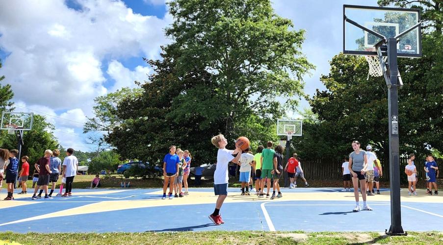 Town of Newport draws 110 kids to its second-ever Summer Basketball ...
