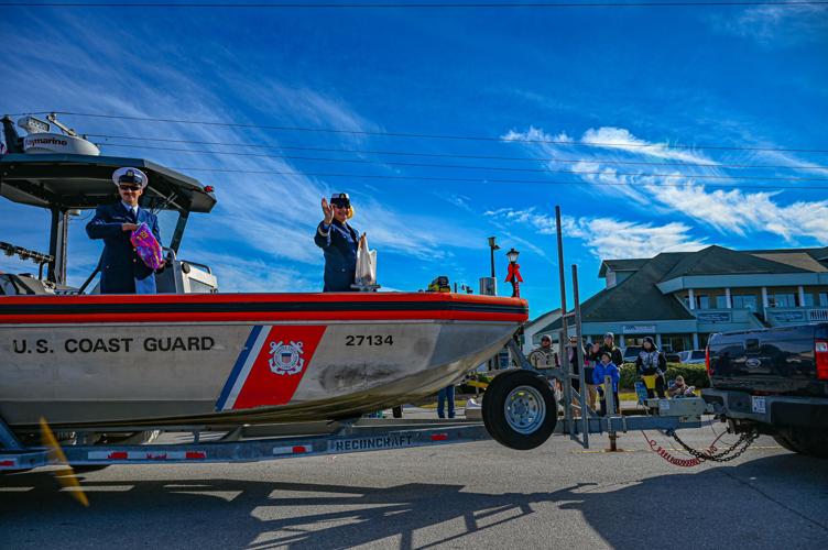 Holiday season officially starts as Emerald Isle Parade delights crowd ...