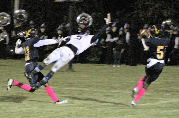 Mariners capture first league title in six years with 52-13 runaway ...