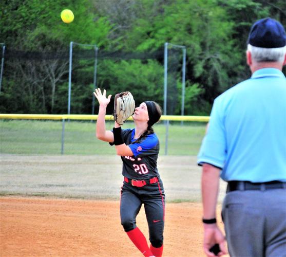 Patriots stay in softball driver’s seat with 2-1 triumph over Pirates ...