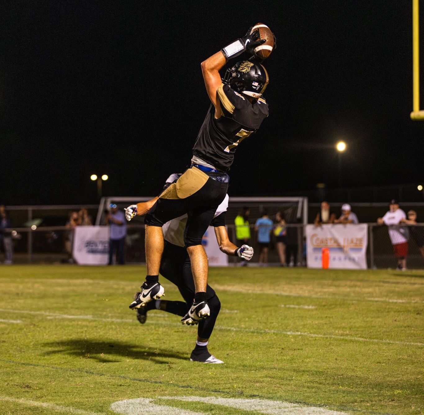 Croatan keeps historic start going in 14-7 slugfest with Havelock ...