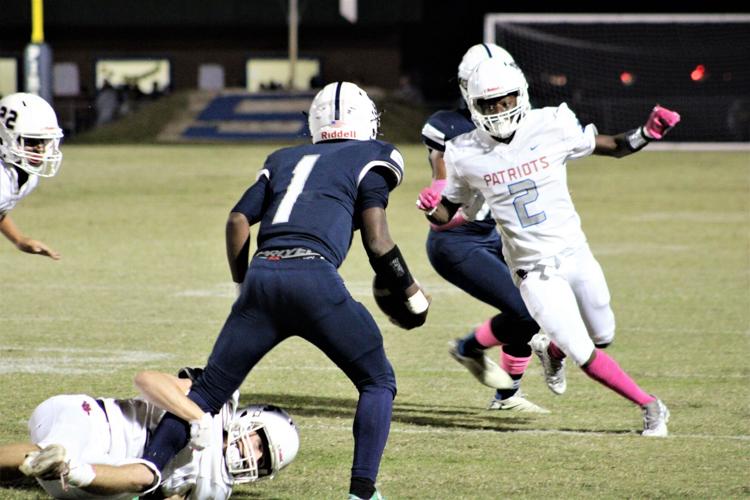 Hewitt throws for five TDs to help Patriots pillage Pirates 39-20 on ...