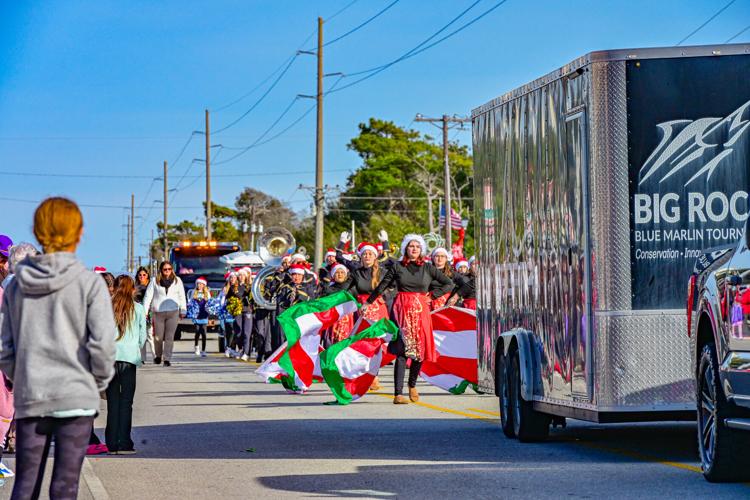 Holiday season officially starts as Emerald Isle Parade delights crowd ...