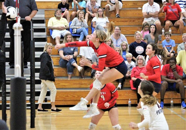Croatan takes out West in four sets during battle of undefeated league ...