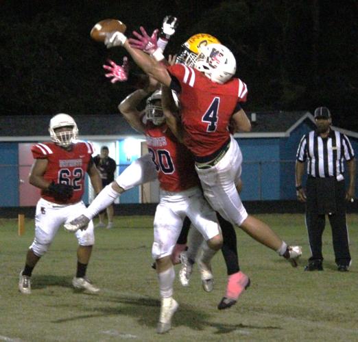 White Oak jumps in driver’s seat of Coastal with spoiler 44-16 win at ...