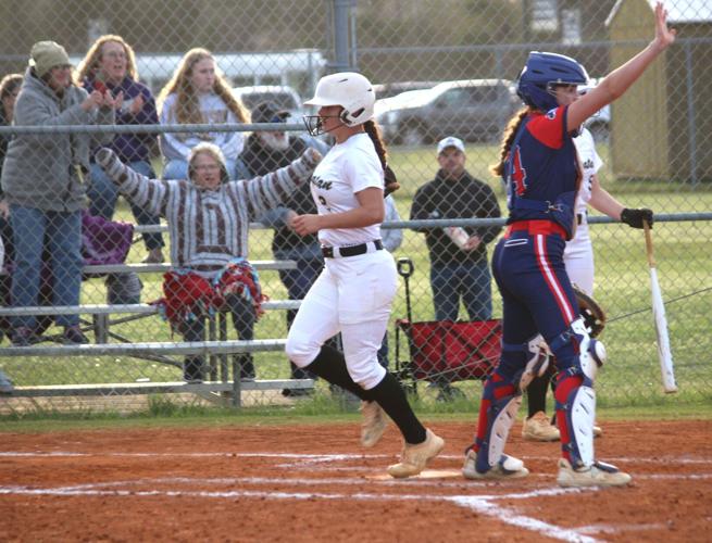 Croatan snaps 18-game losing streak to West in softball, survives 12-10 ...
