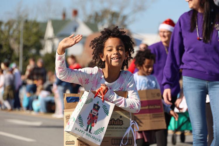 Morehead 2025 Christmas parade | Multimedia | carolinacoastonline.com