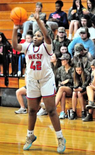 West girls beat Swansboro 31-21, advance to league tourney final ...
