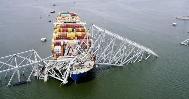 Crews turn sights to removing debris from ship's deck in Baltimore ...