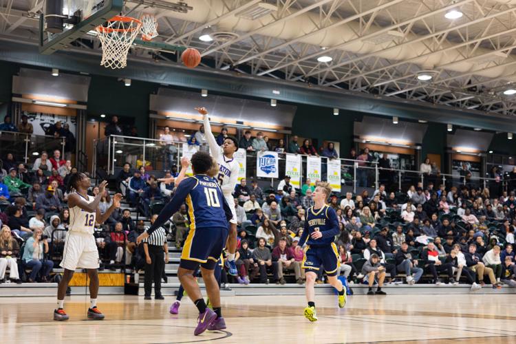 Elkton continues fast start to the year with green bracket title | Push ...