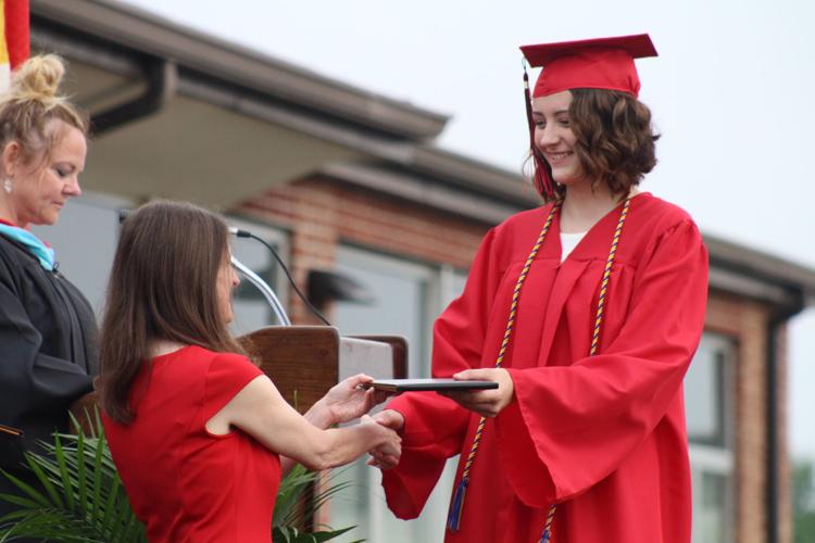 Bo Manor High School graduation | Featured | cecildaily.com