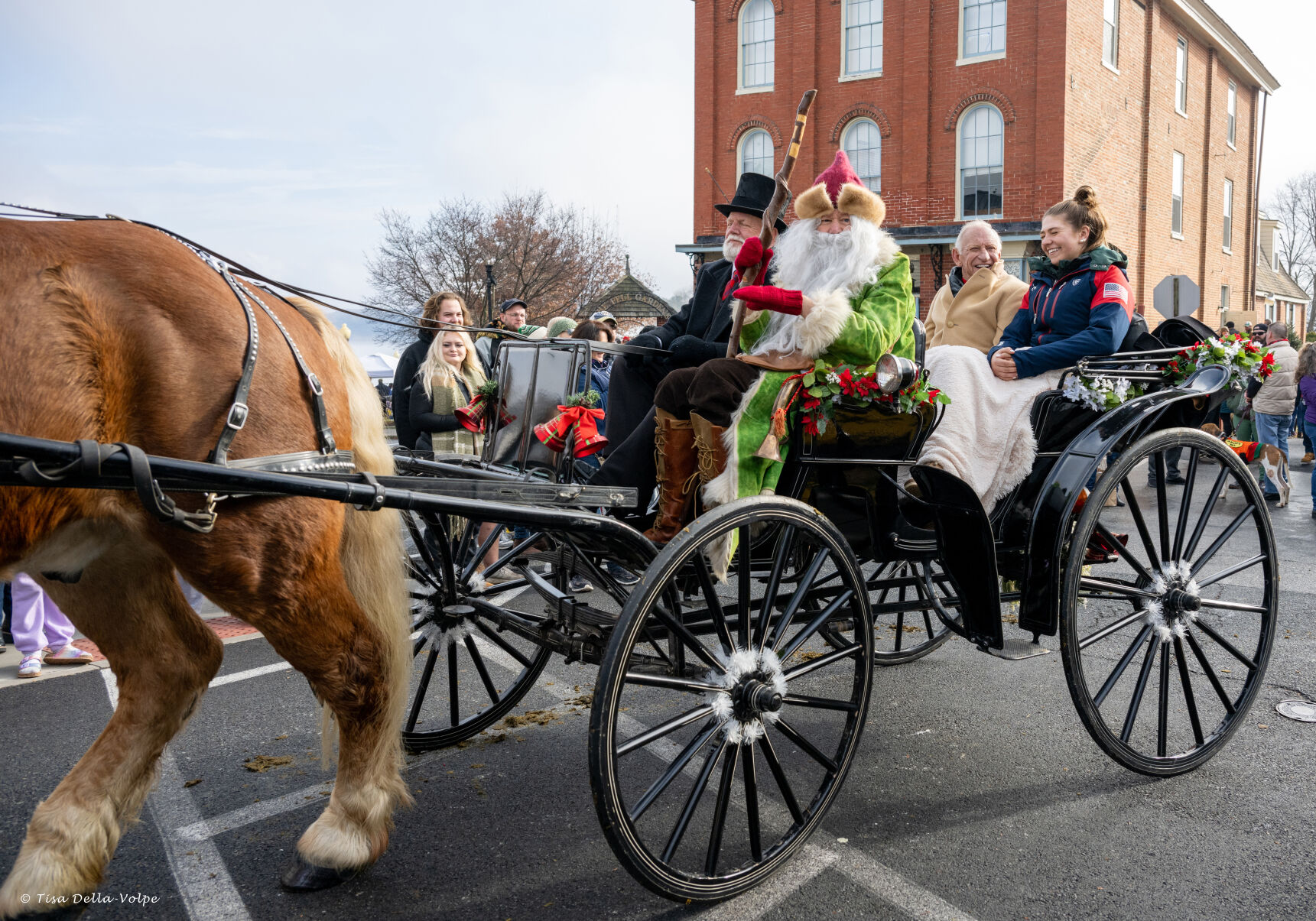 Poplar Hall Parade of Horses and Christmas Market brings a European ...