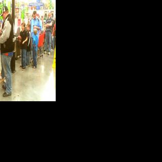 NFL player comes to town | Local News | cecildaily.com