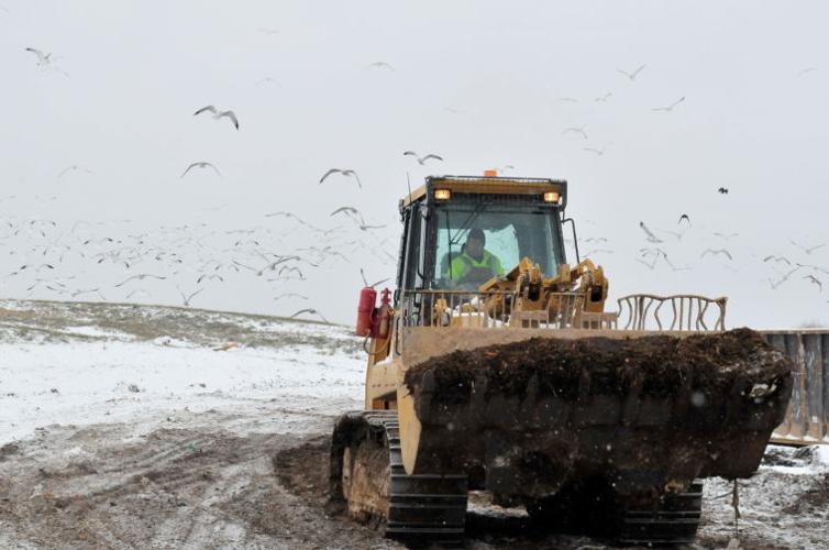 On the job: Landfill equipment operator | Business | cecildaily.com