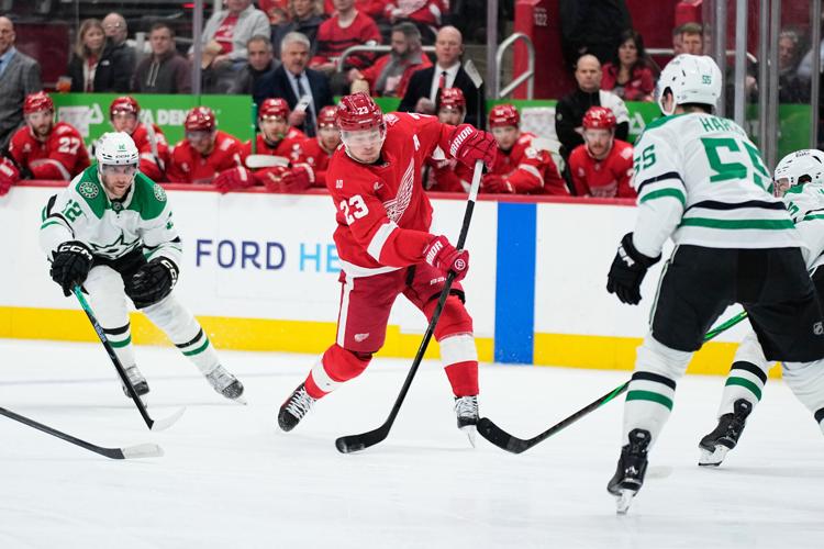 Larkin gets tying goal late in 3rd and winner in OT as Red Wings beat ...
