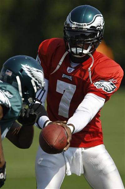 Vick takes center stage as starter against Jaguars | Sports ...