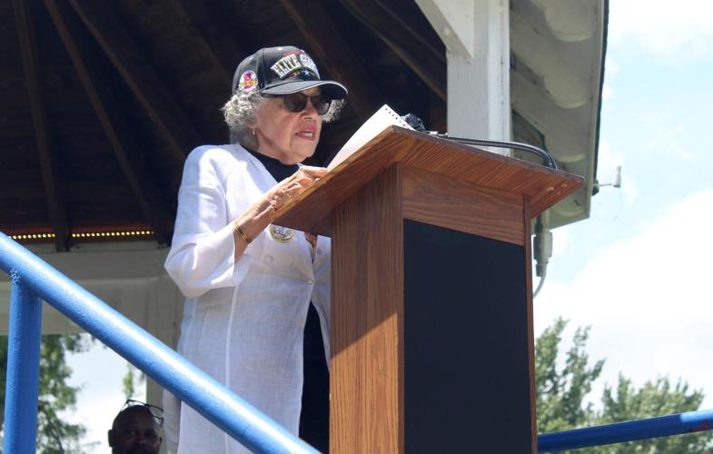 HdG statue of native Negro Leagues player reflects history | Local News ...