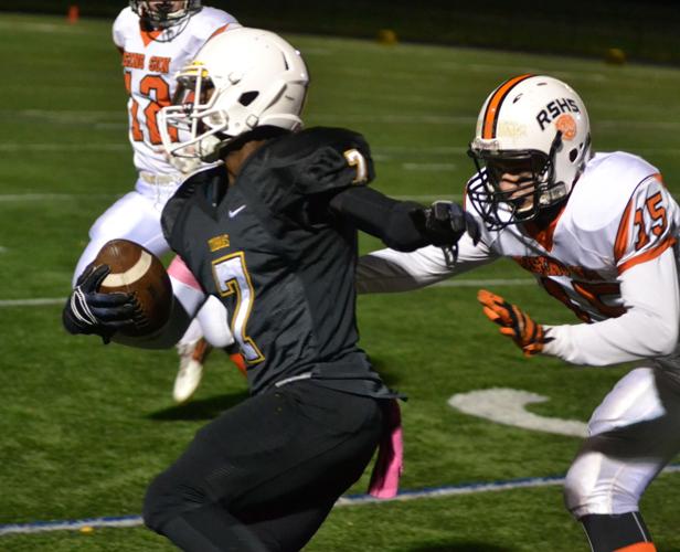 Rising Sun vs. Harford Tech football | Sports Gallery | cecildaily.com