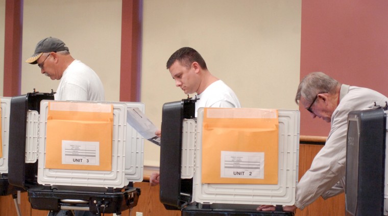 'Early bird' voters | News Gallery | cecildaily.com