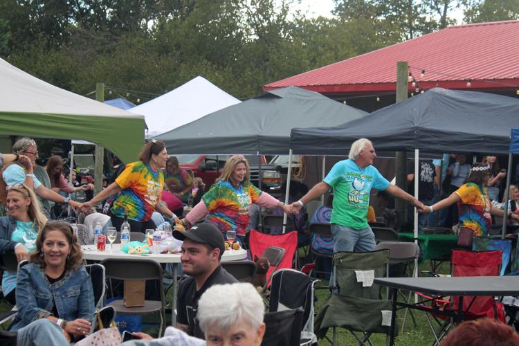 Far out, groovy Winestock Festival draws 1,200 'hippies' | News ...