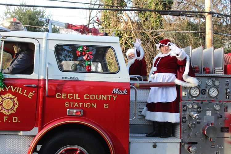 Perryville Parade leads the way to Christmas in the Park | Photo ...