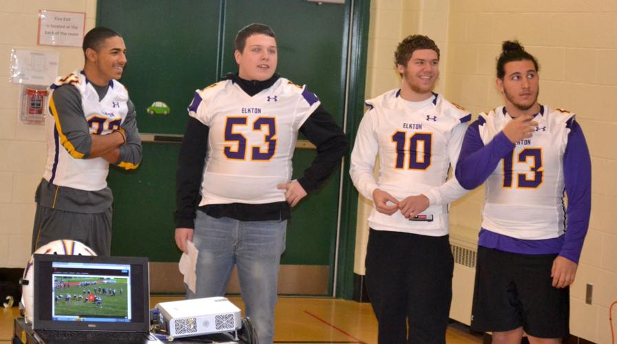 Elkton football players visit Cecil Manor Elementary | Sports Gallery ...