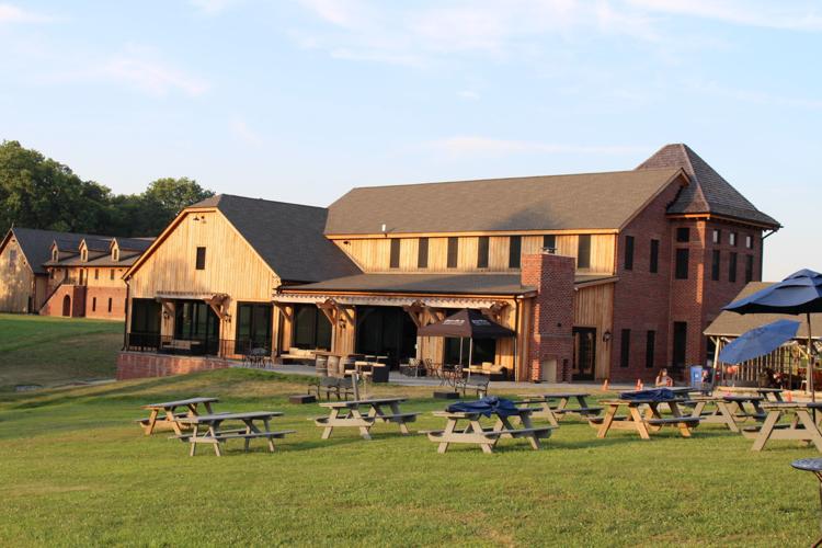 Chateau Bu-De gives behind-the-scenes look at wine bottling process ...