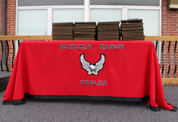 Bo Manor senior class 'stays strong' through graduation | Local News ...