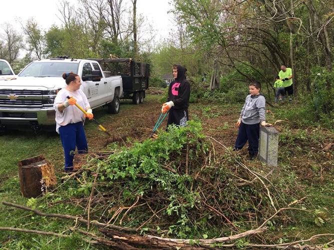 Community effort rediscovers Cecilton cemetery | Spotlight | cecildaily.com