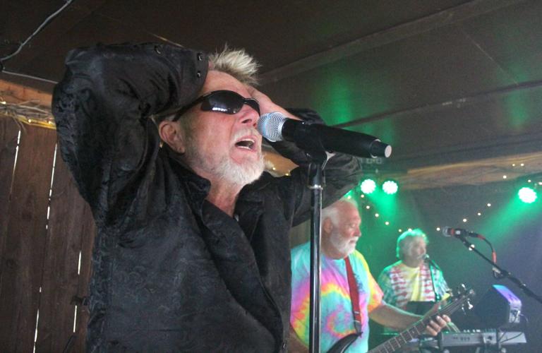 Dove Valley's groovy, wayout Winestock festival draws 1,000 'hippies ...