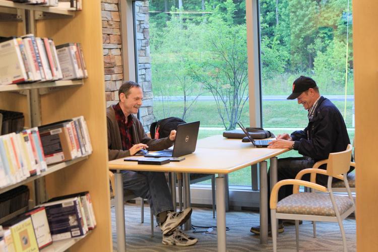 As technology use increases, Perry Point vets flock to library | Local ...