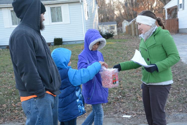 Cecil Manor Elementary teachers spread holiday cheer | Local News ...