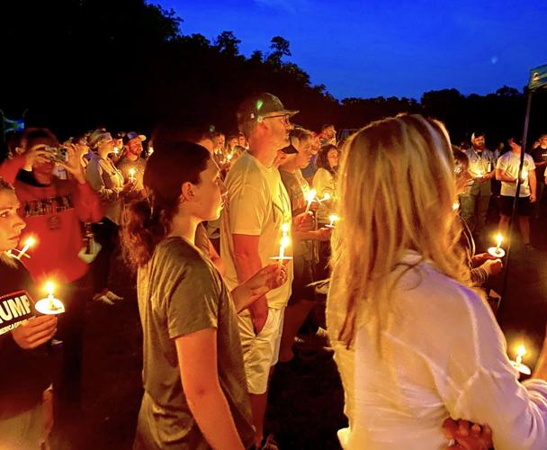 Candlelight vigil for slain activist draws hundreds to Calvert | News | cecildaily.com