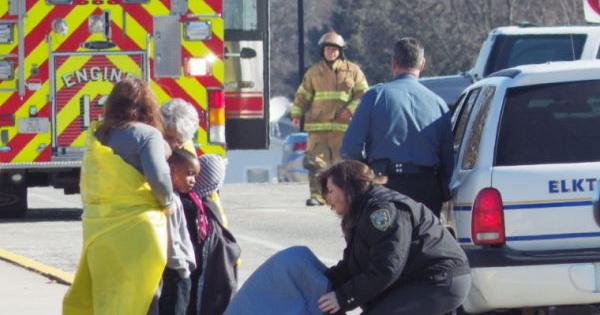 Malfunctioning light causes evacuation at Thomson Estates Elementary ...