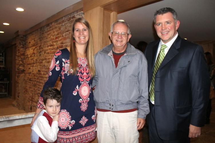 Minihane's Irish Pub opens to lines of patrons | Local News ...
