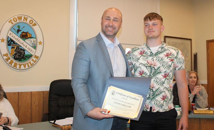 Sydney Phillips honored by Perryville for shot put championship | News ...