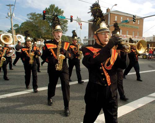Rising Sun history on parade (6 photos) | News | cecildaily.com