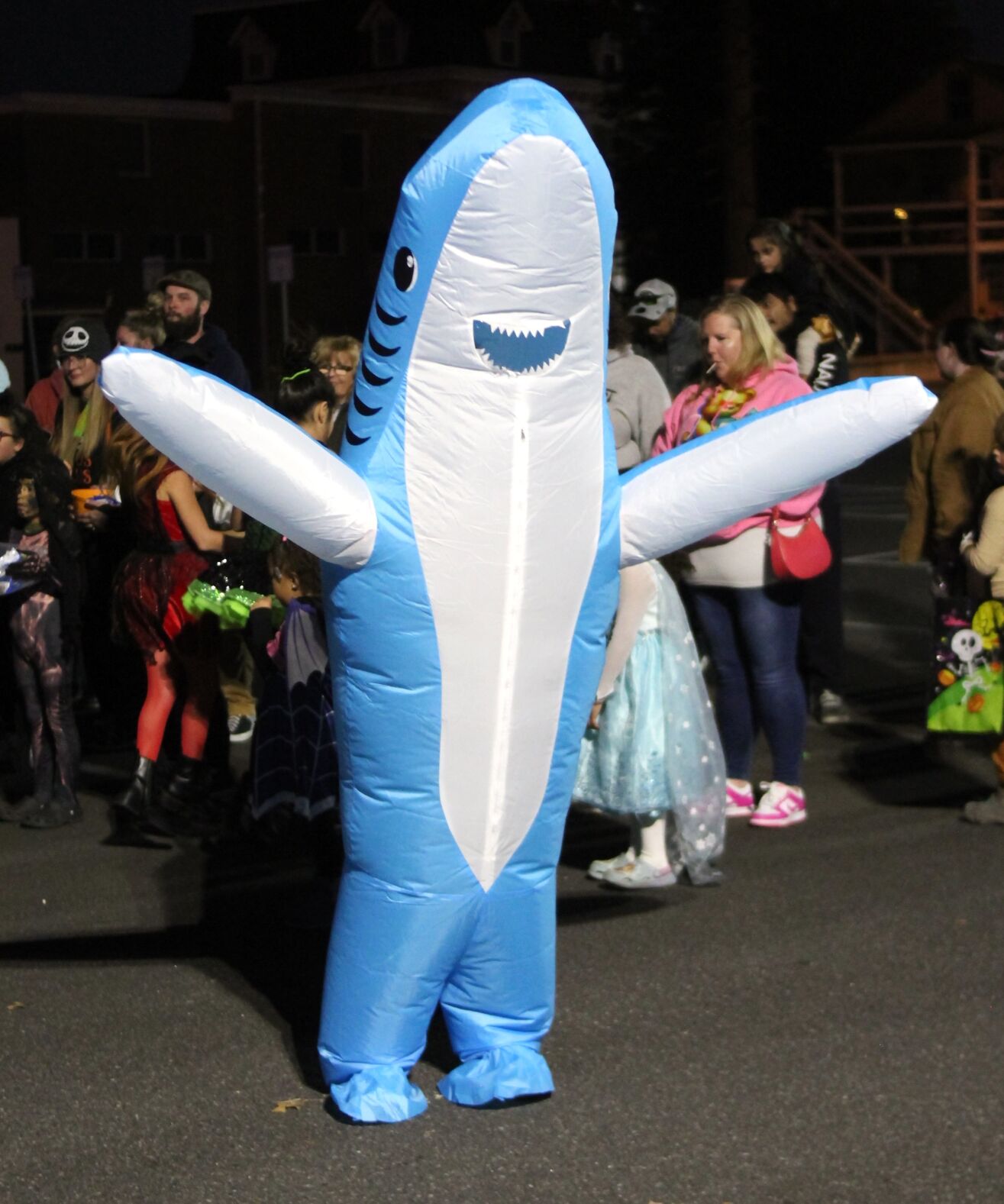 Spectator spirit abounds at Elkton Halloween Parade | News | cecildaily.com