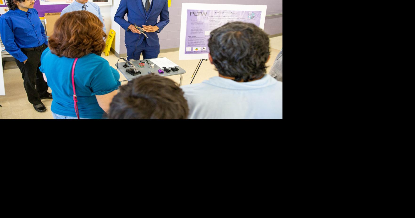 2023 Senior Capstone Gallery Walk showcases research projects from ...