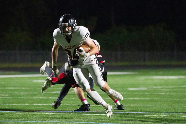 Russell rises to occasion in 20-13 victory over Eagles | Sports ...