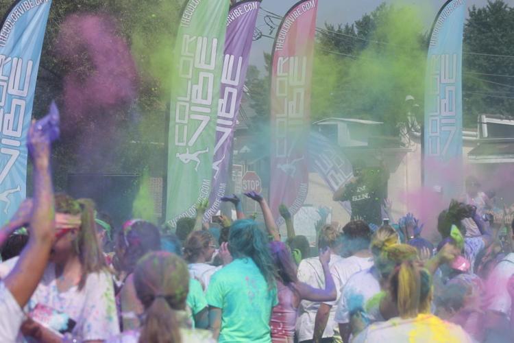 Elkton's second Color Vibe run draws thousands | Local News ...