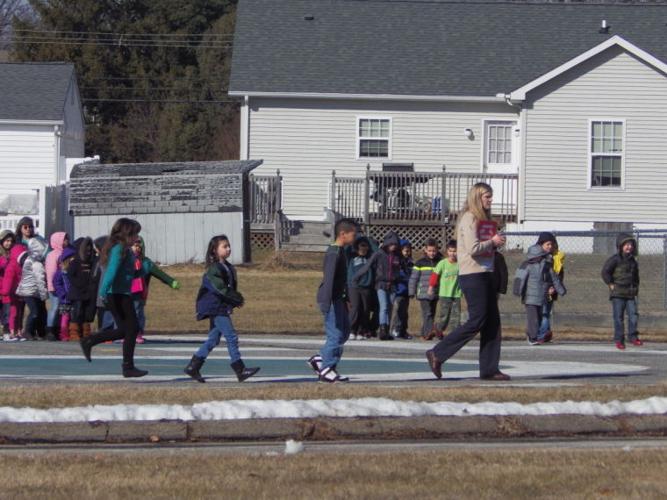 Malfunctioning light causes evacuation at Thomson Estates Elementary ...