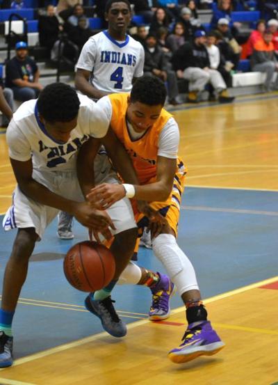 Elks rally from behind to beat Indians | High Schools | cecildaily.com